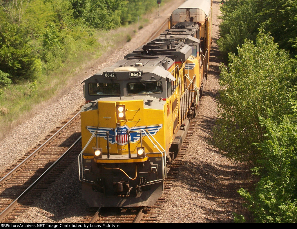 UP 8642 westbound UP loaded autorack train